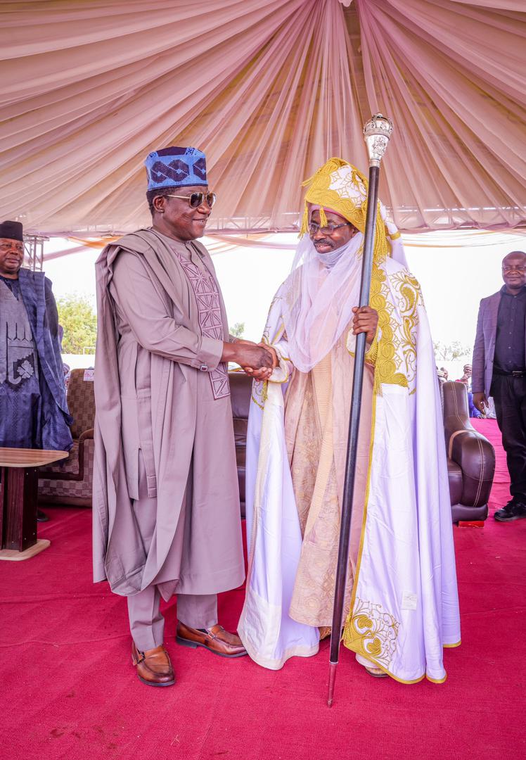 Lalong Presents Staff Of Office To Rekna Of Bashar